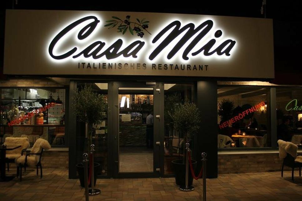 Casa mia restaurant store