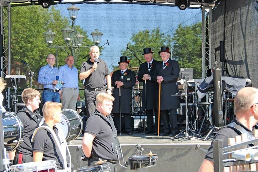 Stimmungsvolles Sommerfest und Grandioses Warm-Up von ...