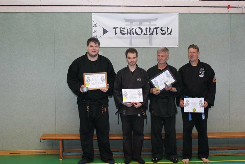 Neue Dan-Träger in Teikojutsu-Selbstverteidigung - Neustadt - der reporter