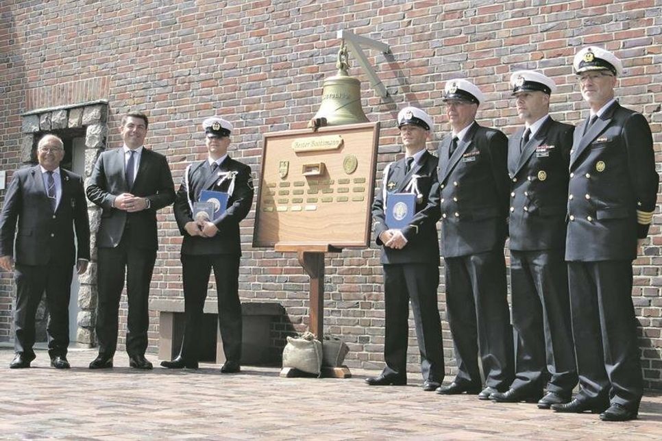 Traditionelle Preisverleihung am Marine-Ehrenmal Laboe - zwei Sieger ...