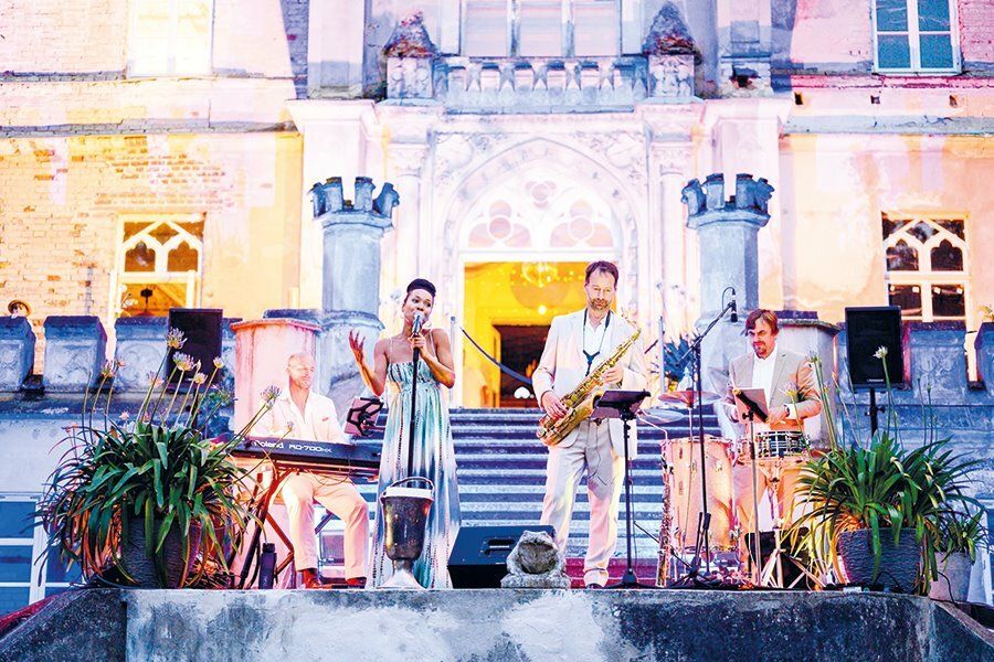 Strandpark-Konzert mit „Max and­ Friends“ im Quartett featuring Myra ...